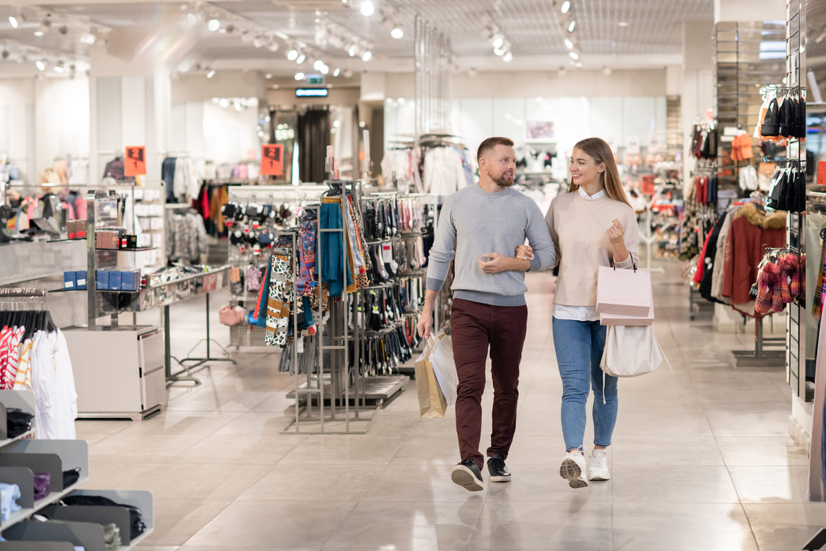 Quais são os tipos de lojas em shopping?